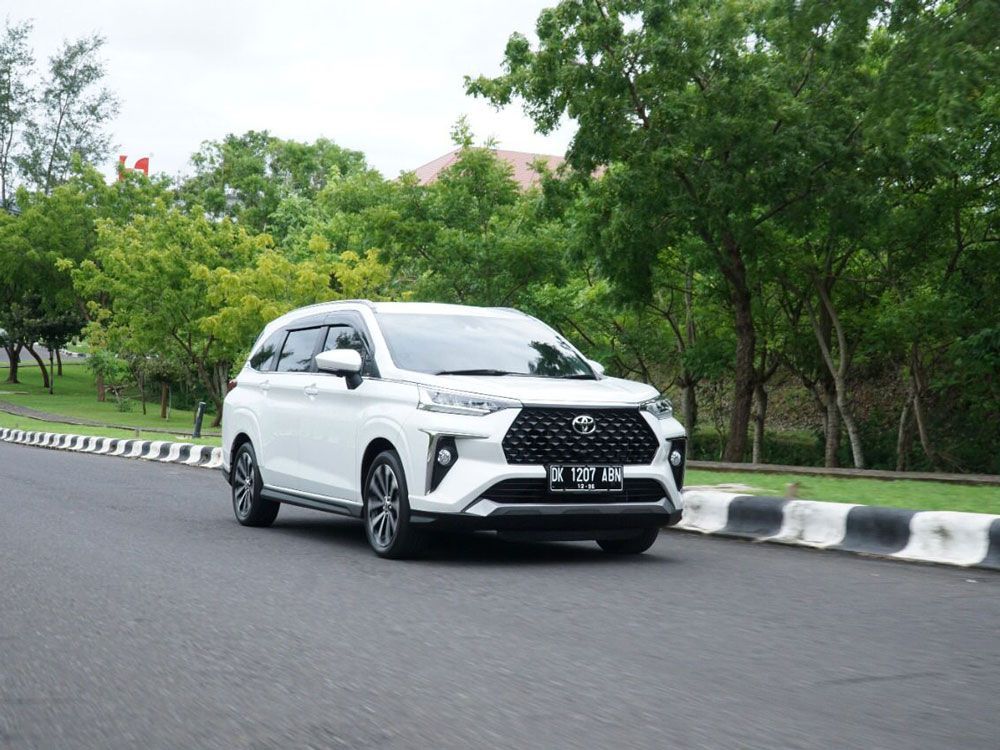 Mobil-Mobil Laris Toyota di Indonesia Pasti akan Punya Varian Hybrid ...