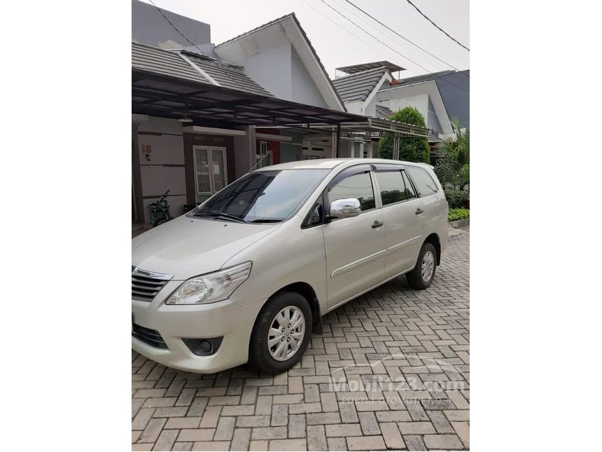 Jual Mobil Toyota Kijang Innova 2012 E 2.0 di Banten Automatic MPV ...
