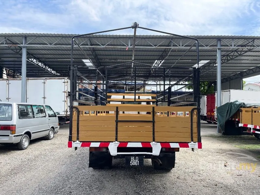 Terpakai 2011 Mitsubishi Fuso FE83PG 3 Ton 17 Feet Wooden Cargo Steel ...