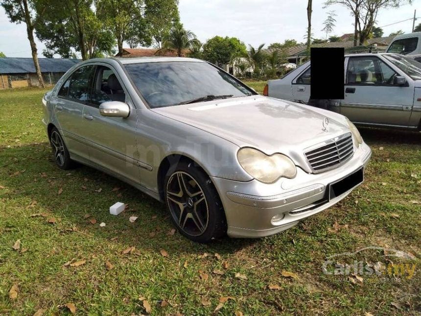 Mercedes-Benz C240 2002 Classic 2.6 in Johor Automatic Sedan Silver for ...