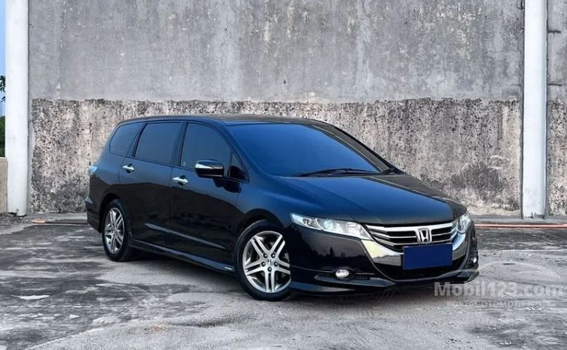 6 Pilihan Mobil Built Up di Bawah Rp200 Juta, Tampil Eksklusif di Jalan ...