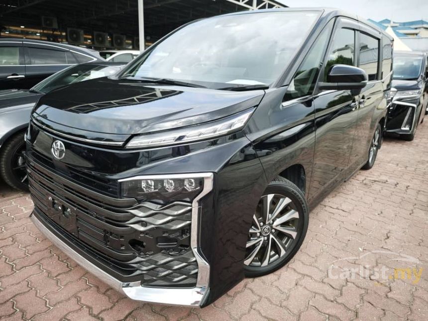 Recon 2022 Toyota Voxy 2.0 S-Z POWERBOOT ORI 19K KM GRADE 4.5A - Carlist.my