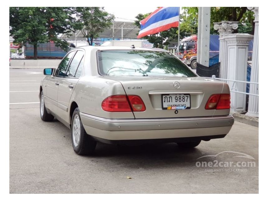 Mercedes-Benz E230 2000 Elegance 2.3 in กรุงเทพและปริมณฑล Automatic Sedan สีทอง for 259,000 Baht ...