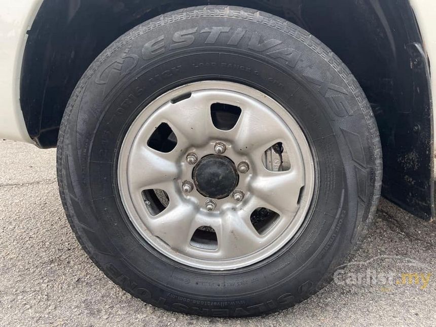 Toyota Hilux 2010 2.5 in Johor Manual Pickup Truck White for RM 55,700 ...