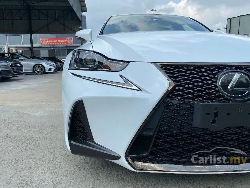Recon 2017 Lexus IS300 2.0 F Sport Sedan NEW FACELIFT BSM LTA PRE CRASH ...
