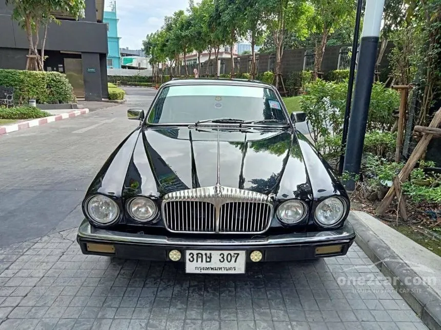 1988 Jaguar Daimler 5.3 (ปี 79-93) Double Six Sedan for sale on One2car