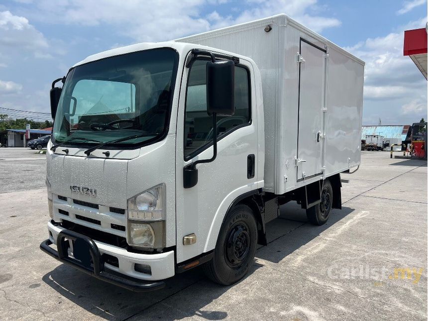 Used 2016 Isuzu NLR55UEE 2.8 Lorry 10ft fiber box - Carlist.my
