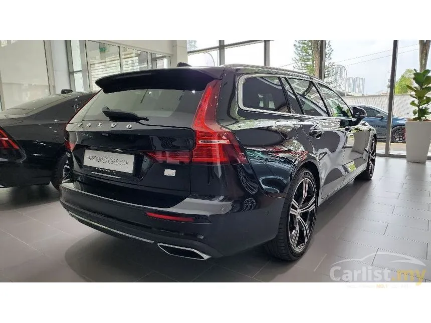 Used 2022 Premium Selection Volvo V60 2.0 Recharge T8 PHEV Wagon by ...
