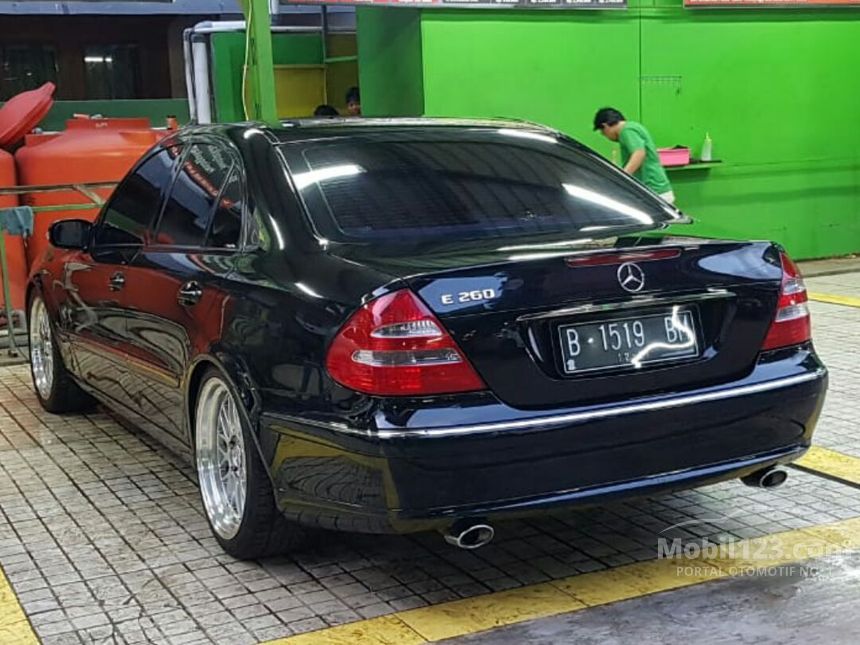 Jual Mobil Mercedes-Benz E260 2005 E260 2.6 di Banten Automatic Sedan ...