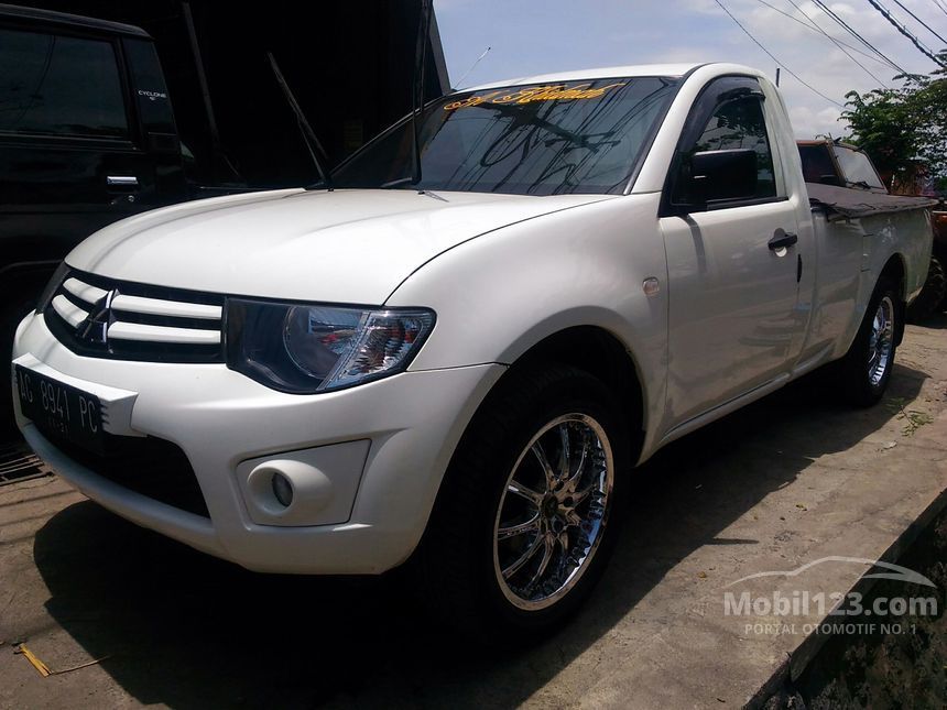 Jual Mobil Mitsubishi Strada Triton 2013 GLX 2.5 di Jawa Timur Manual ...