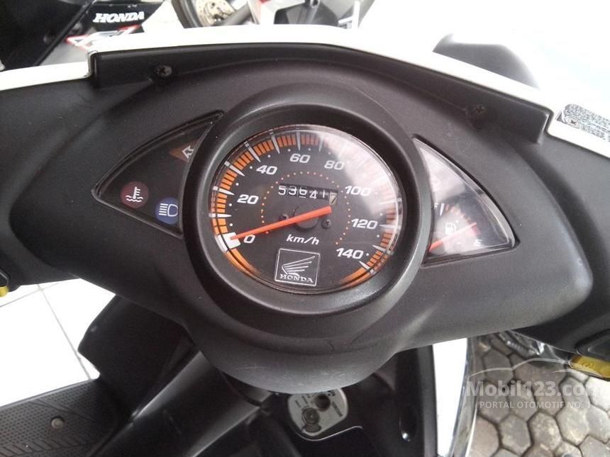 Jual Motor Honda Vario 2012 0.1 di DKI Jakarta Automatic Putih Rp 8.500 ...