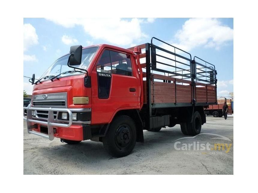 Used 3 Ton, Daihatsu Delta V116 Lorry, Wooden Kargo Body, 3.6cc, Green ...