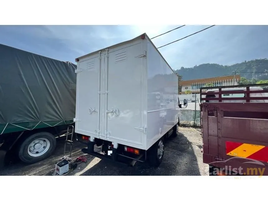 Used Mitsubishi Fuso Box 10 ft/kaki 2017/2018 - Carlist.my