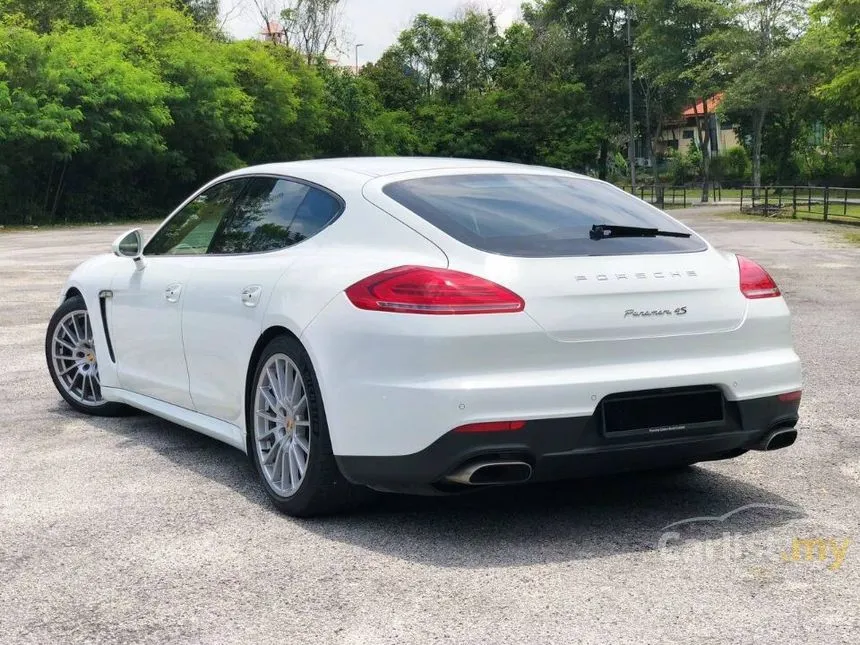 2015 Porsche Panamera 4 Hatchback
