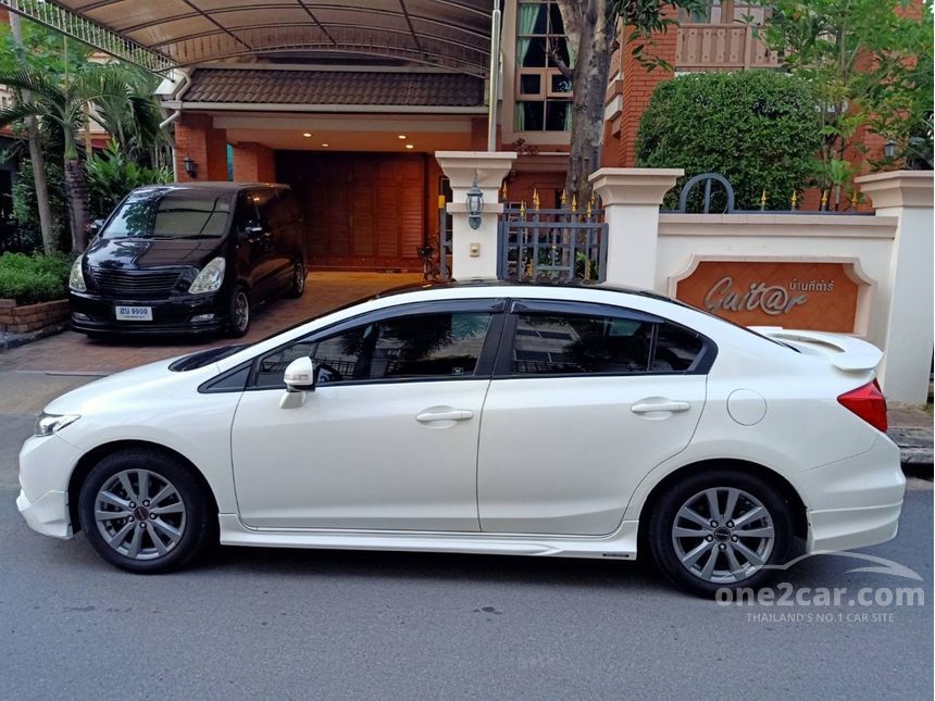 Honda Civic 2014 FB (ปี 12-16) Modulo 1.8 เกียร์อัตโนมัติ สีขาว ...