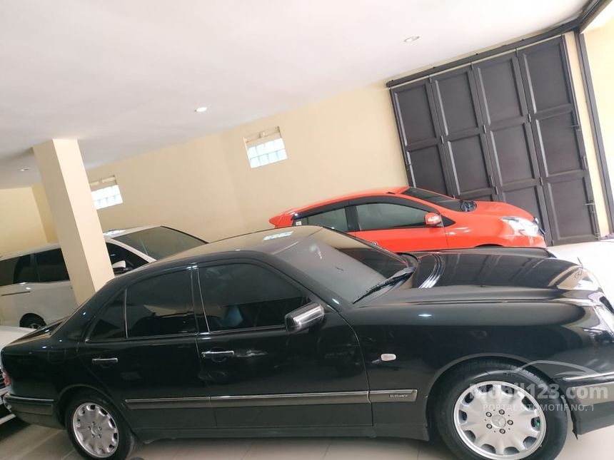 Jual Mobil Mercedes-Benz E320 1998 W210 3.2 Automatic 3.2 di Jawa Barat ...