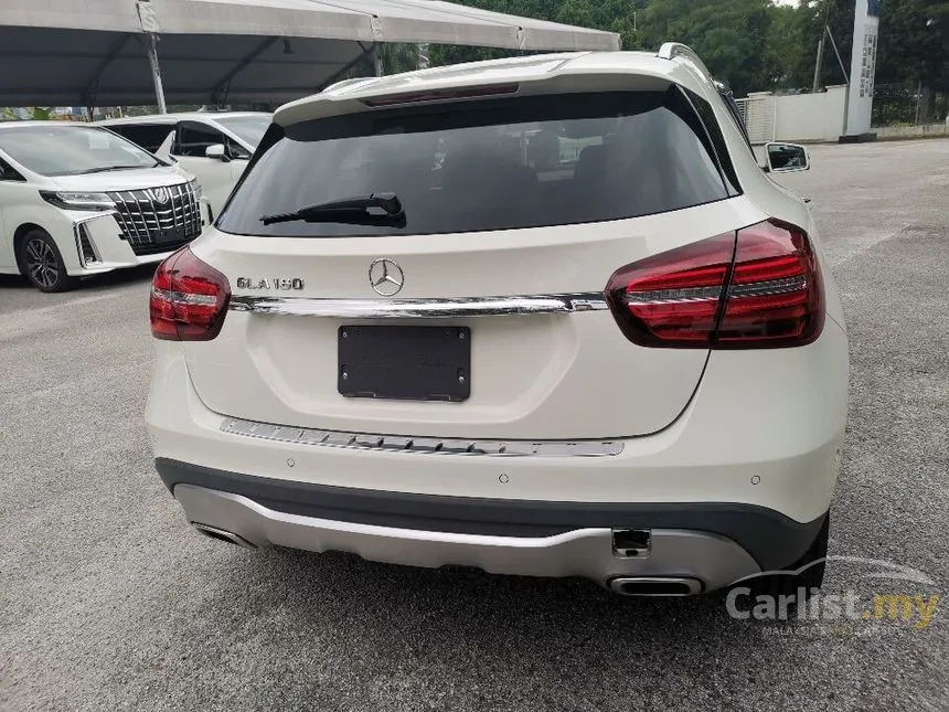 Recon 2017 Mercedes-Benz GLA180 1.6 full spec p/roof - Carlist.my