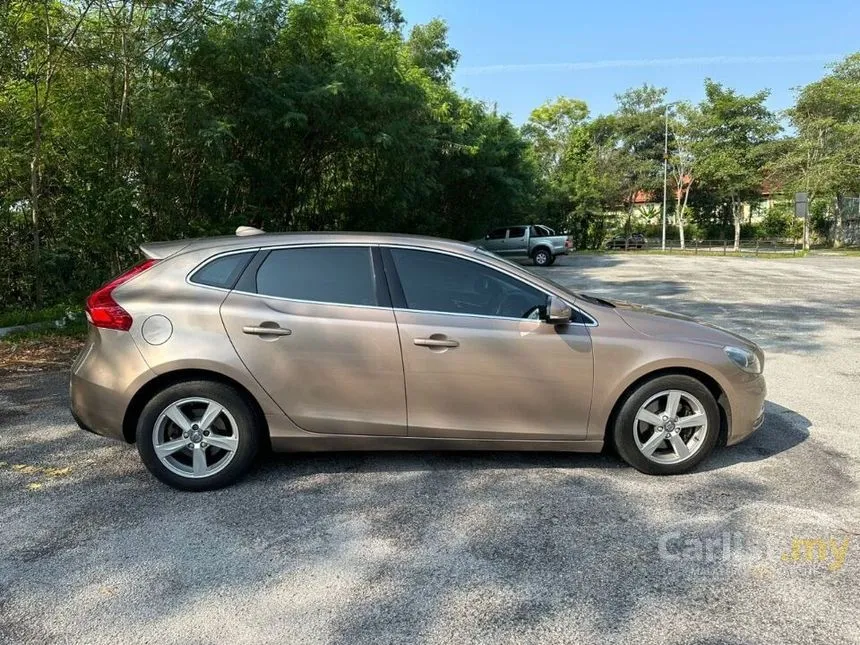 Used 2015 Volvo V40 T4 1.6 SPORTS TURBO HATCHBACK COUPE - Carlist.my