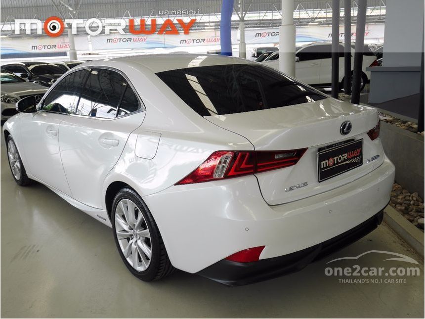 Lexus IS300h 2013 (ปี 12-16) Premium 2.5 เกียร์อัตโนมัติ สีขาว ...