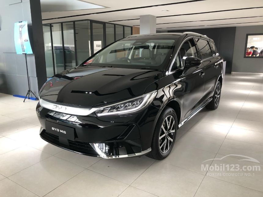 Jual Mobil BYD M6 2025 Superior Captain 6-seater di DKI Jakarta ...
