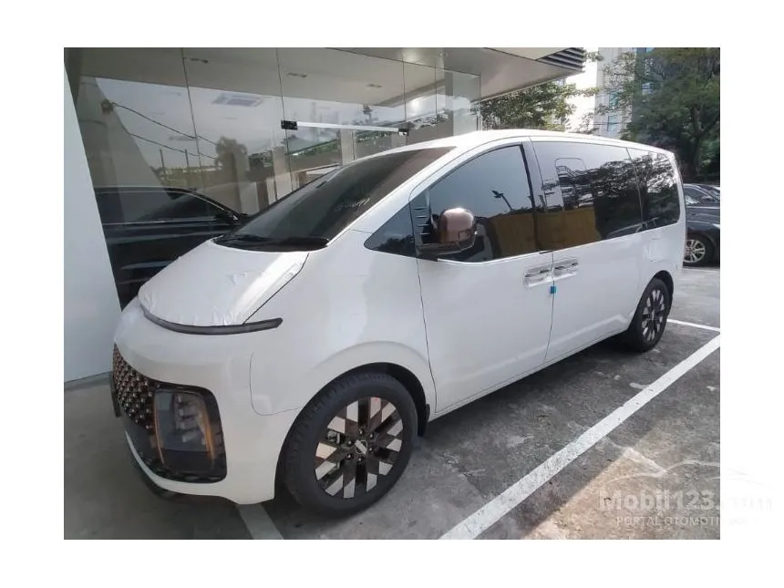 Jual Mobil Hyundai Staria 2022 Signature 7 2.2 di DKI Jakarta Automatic ...