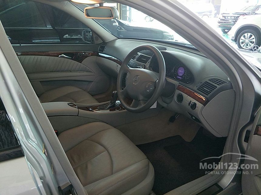 Jual Mobil Mercedes-Benz E260 2004 E260 2.6 di DKI Jakarta Automatic ...