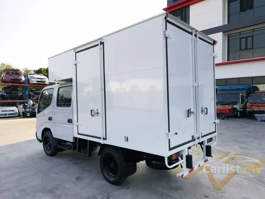 Recon Toyota dyna double cab Luton box van 7ft /unregister - Carlist.my