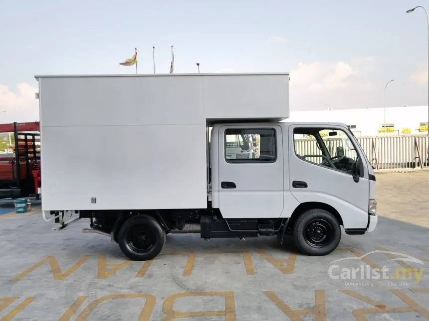 Recon Toyota dyna double cab Luton box van 7ft /unregister - Carlist.my