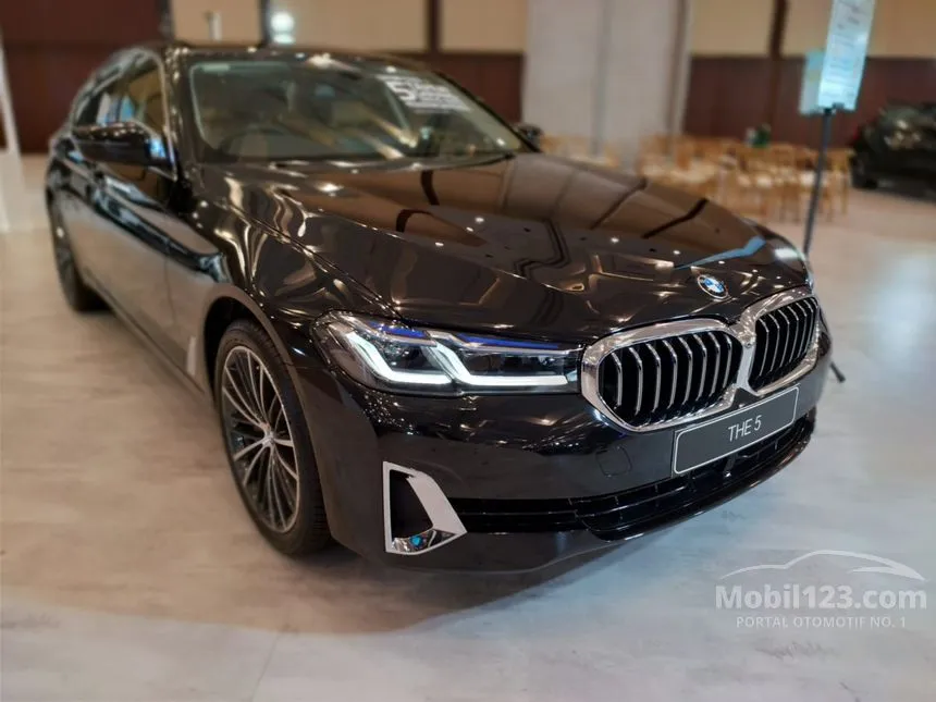 Jual Mobil BMW 530i 2023 Opulence 2.0 di DKI Jakarta Automatic Sedan ...