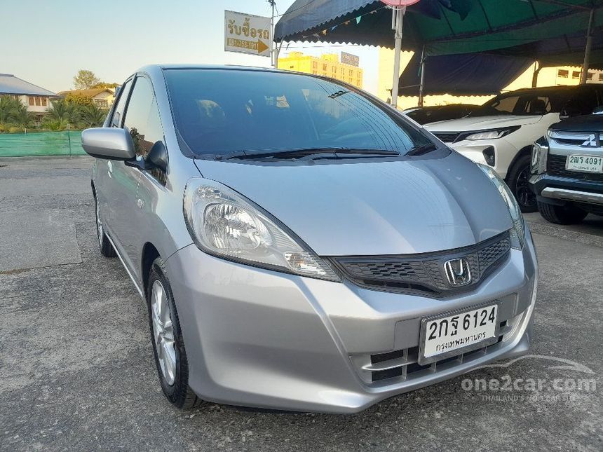 2013 Honda JAZZ 1.5 (ปี 08-14) V Hatchback for sale on One2car
