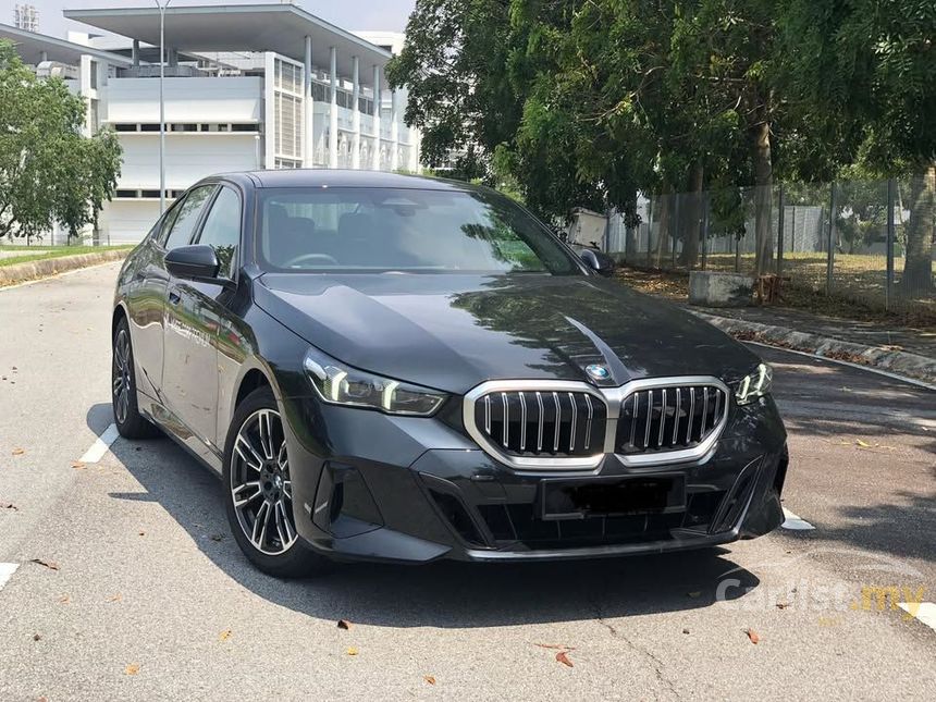 BMW 520i 2.0 M Sport 2025 - RM 291,222 - Carlist.my
