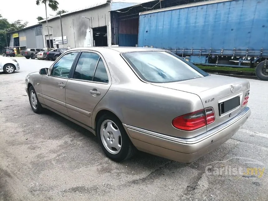 Mercedes-Benz E230 1997 Elegance 2.3 in Johor Automatic Sedan Silver ...