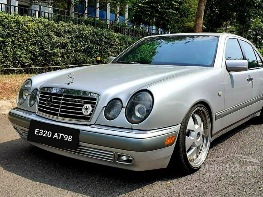 Jual Mobil Mercedes-Benz E320 1998 W210 3.2 Automatic 3.2 di Banten ...