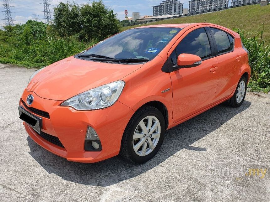 Toyota Prius C 2013 Hybrid 1.5 in Kuala Lumpur Automatic Hatchback ...