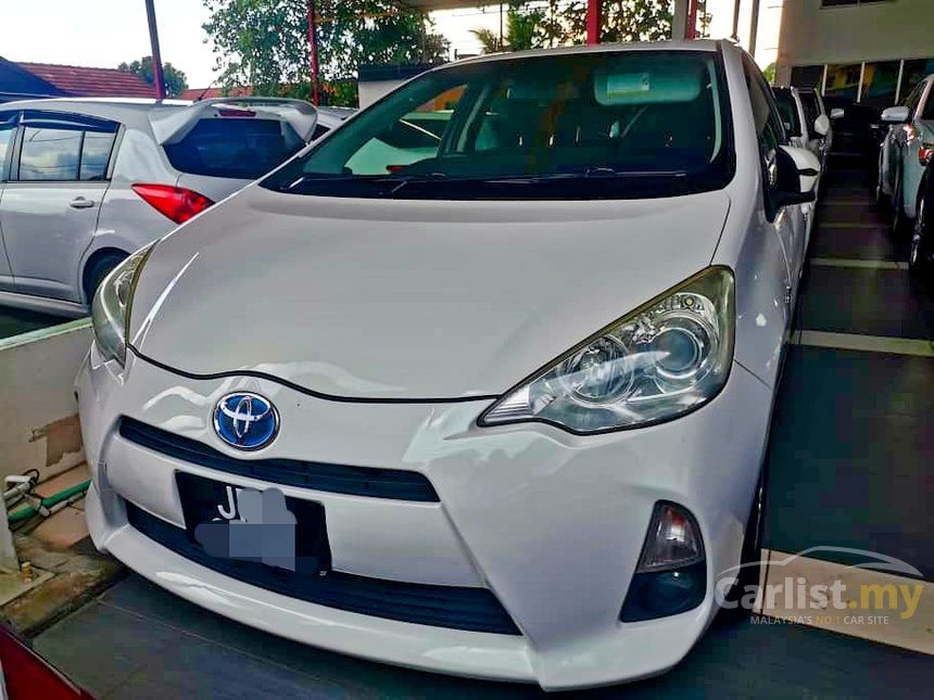 Toyota Prius C 2013 Hybrid 1.5 in Johor Automatic Hatchback Beige for ...