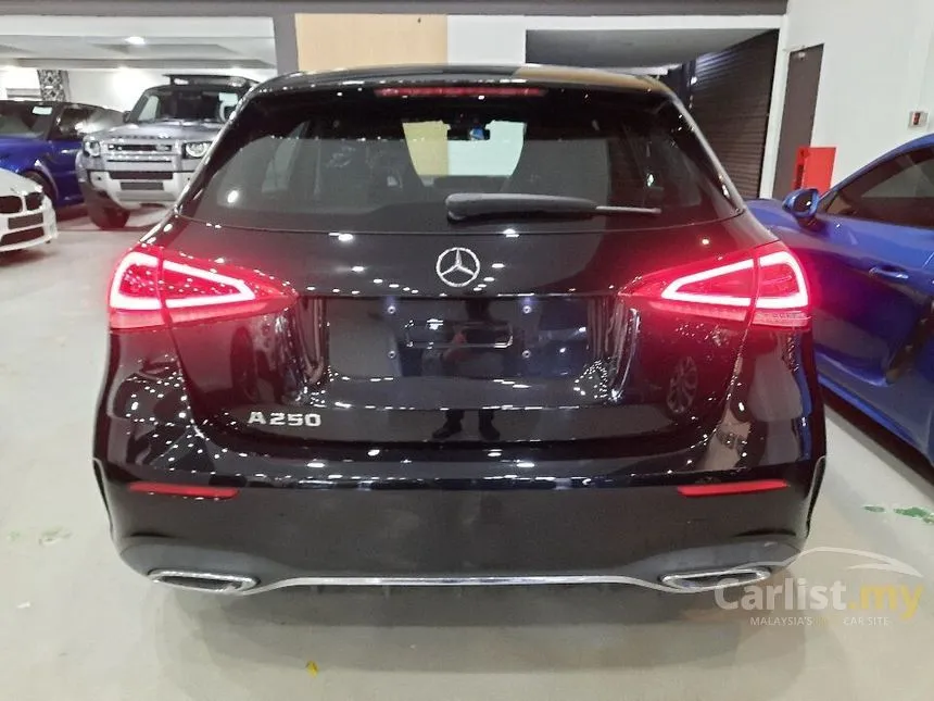 Recon 2018 Mercedes-Benz A250 2.0 AMG Line Hatchback Unregister ** Full Leather Seat With ...