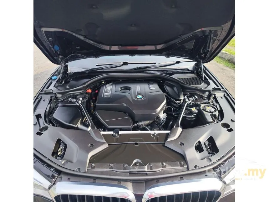 Used 2017 BMW 530i 2.0 M Sport Sedan (A) HARMAN KARDON SOUND SYSTEM ...