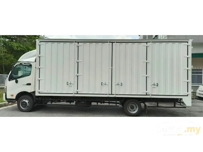 New 2022 Hino 300 Series 4.0 Lorry Corrugated Boxvan 10 door 18ft ...
