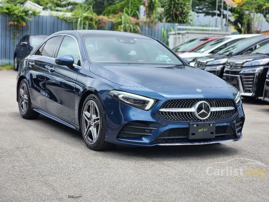 Recon 2019 Mercedes-Benz A180 1.3 AMG Sedan FULL SPEC - Carlist.my