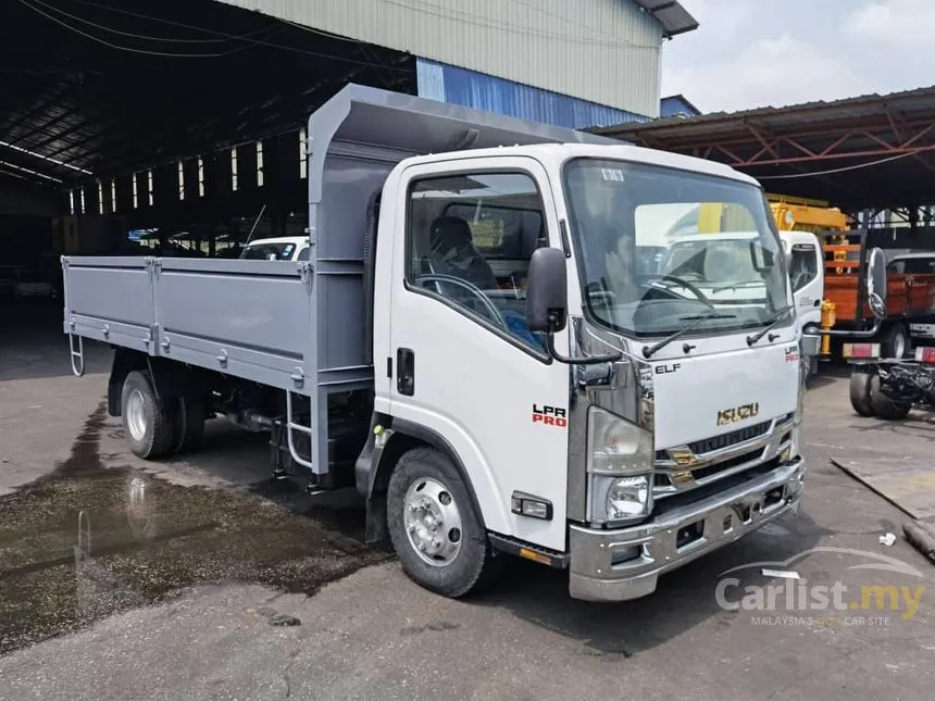 Recon Isuzu npr75 steel tipper /Engine 5200cc /bdm7500kg /Year register ...