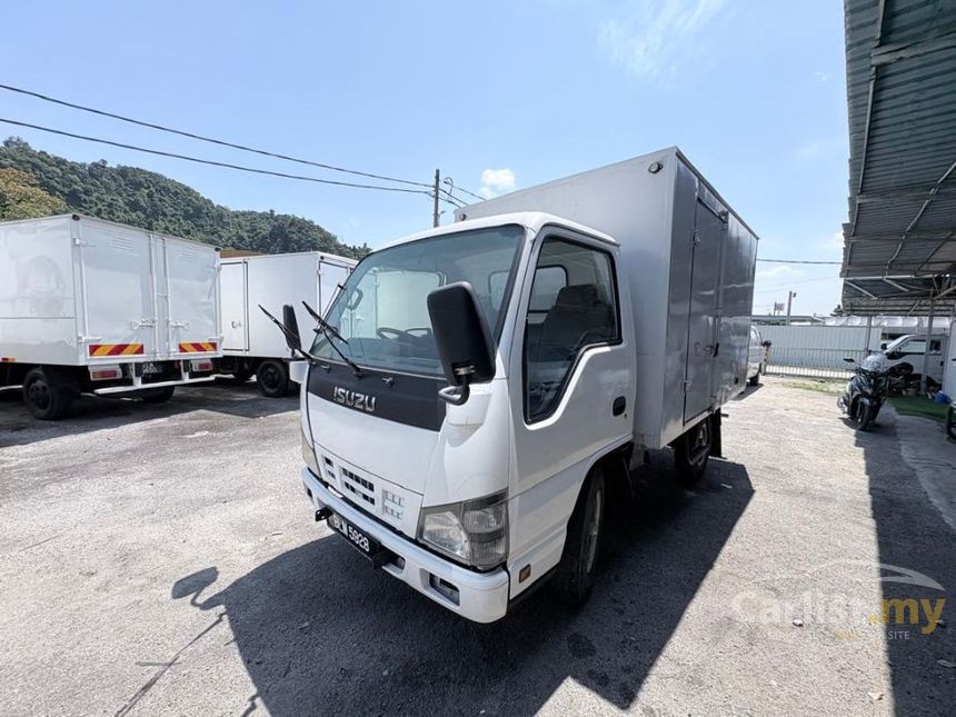 Used 2011 Isuzu Elf 2.8 NKR55UEE Lorry box 10ft - Carlist.my