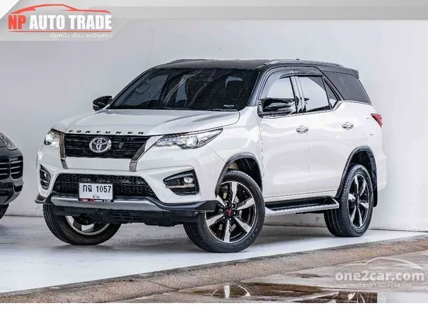 ซื้อรถมือสอง Toyota Fortuner 2.8 TRD Sportivo (2-Tone) 4WD ราคาถูก ...