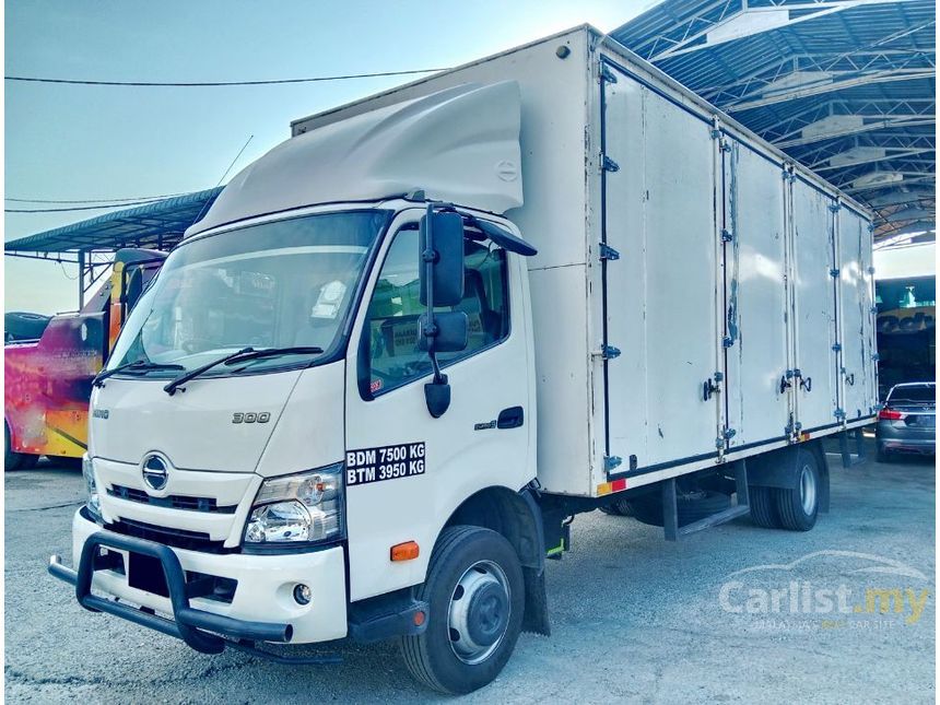 Used HINO XZC710 BOX 21FT UBS 7500KG LORRY #7426VHD - KAWAN - Carlist.my