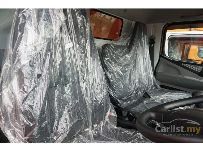 New 2022 Mitsubishi Fuso 4.9 Box 17FT Cab Chassis (M) - Carlist.my