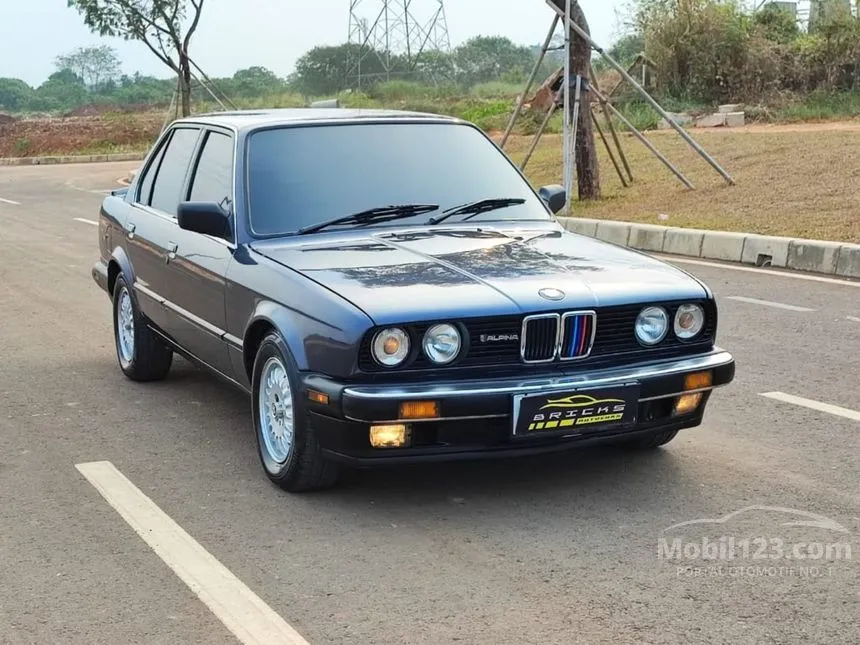 Jual Mobil BMW 318i 1989 1.8 Manual 1.8 di DKI Jakarta Manual Sedan Abu-abu Rp 75.000.000 ...