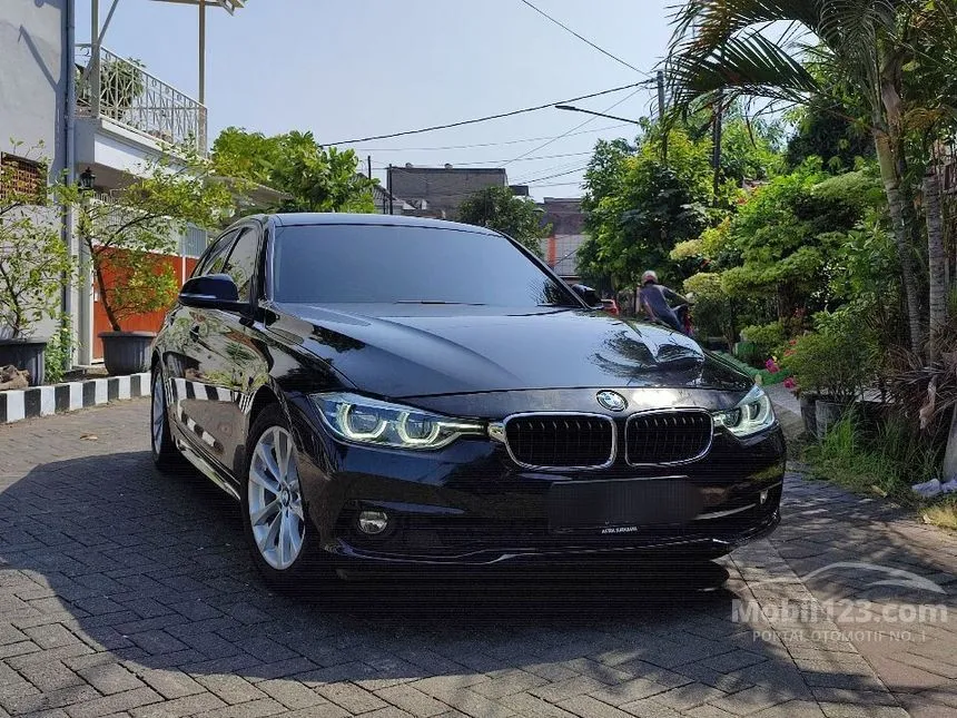 Jual Mobil BMW 320i 2018 Sport 2.0 di Jawa Timur Automatic Sedan Hitam ...