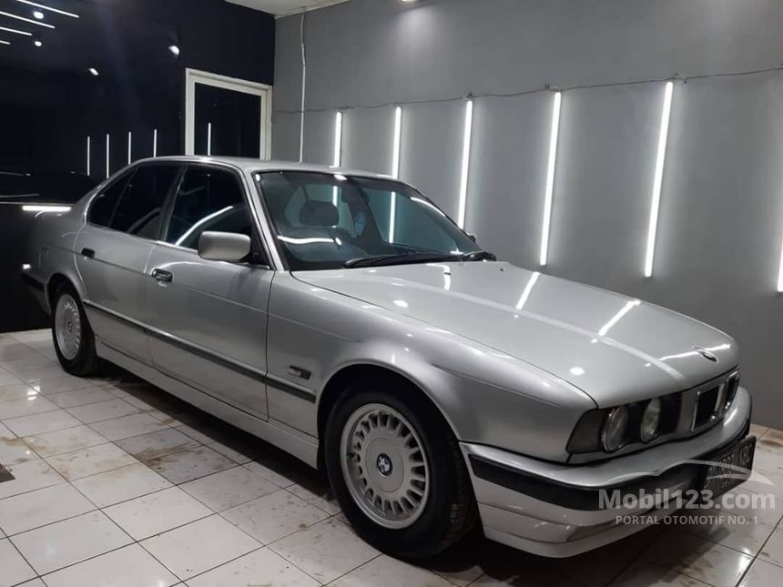 Jual Mobil BMW 530i 1994 E34 3.0 Automatic 3.0 di Jawa Barat Automatic Sedan Silver Rp 91.500. ...