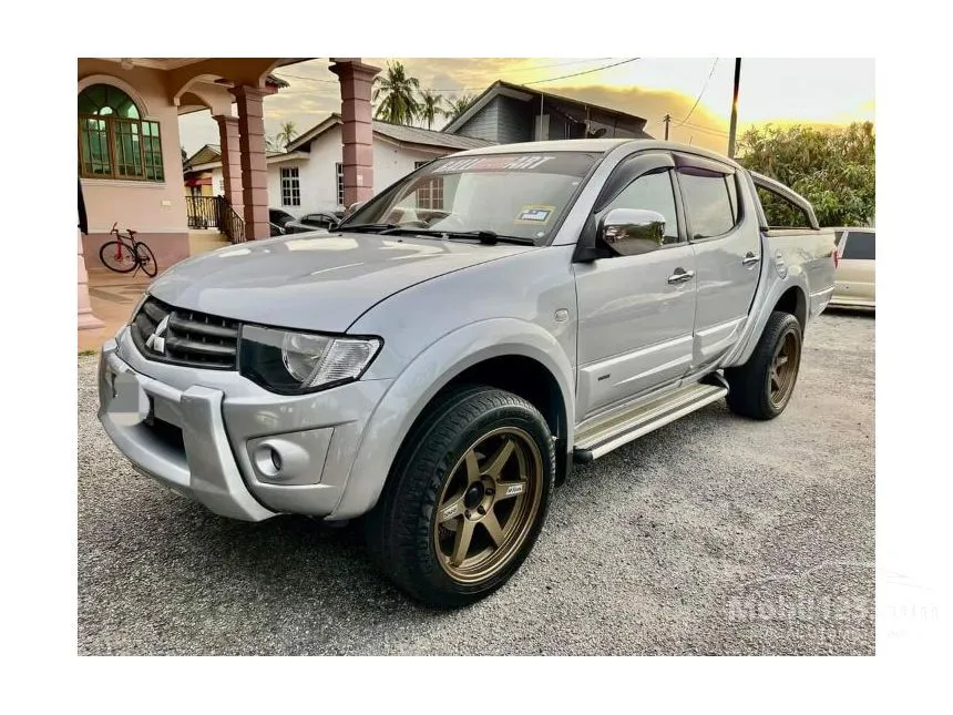 Jual Mobil Mitsubishi Strada Triton 2009 Exceed Hi-Power 2.5 di Jawa ...