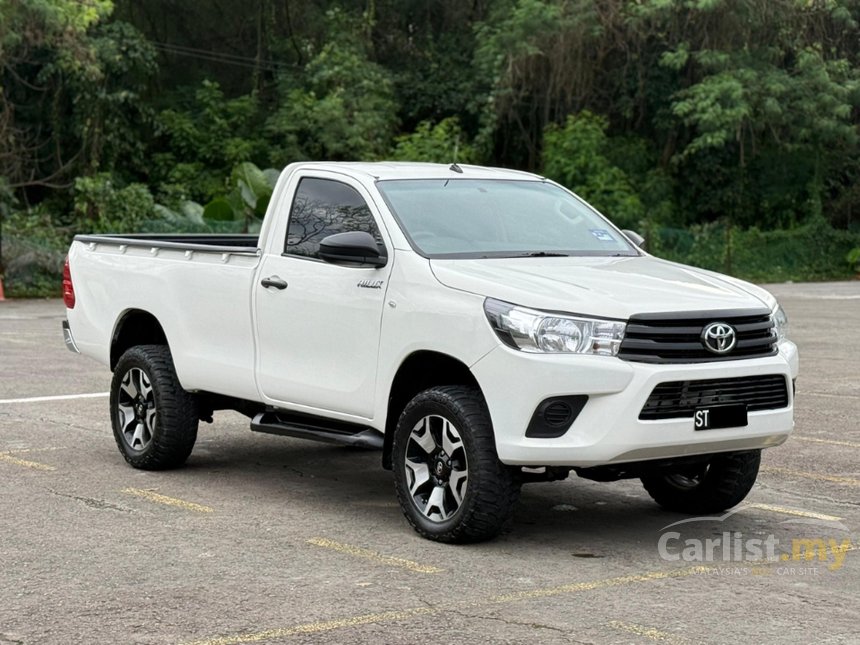 Used 2017 Toyota HILUX 2.4 VNT SINGLE CAB 4X4 (M) - Carlist.my
