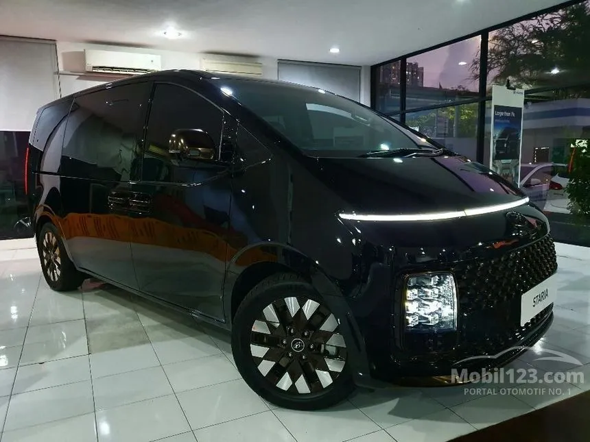 Jual Mobil Hyundai Staria 2023 Signature 9 2.2 di DKI Jakarta Automatic ...